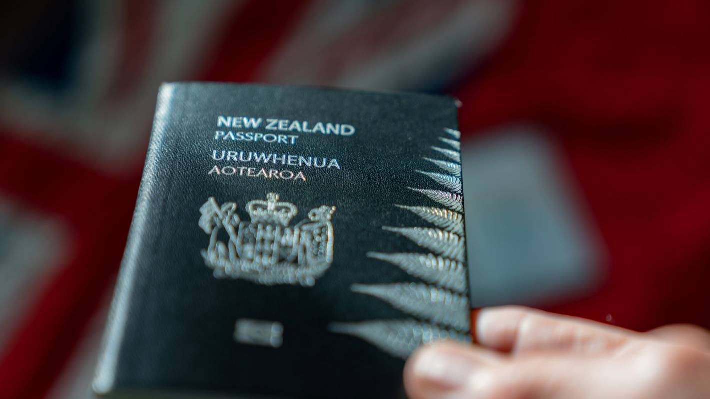 Dịch Vụ Chuyển Phát Nhanh Passport Đi Auckland